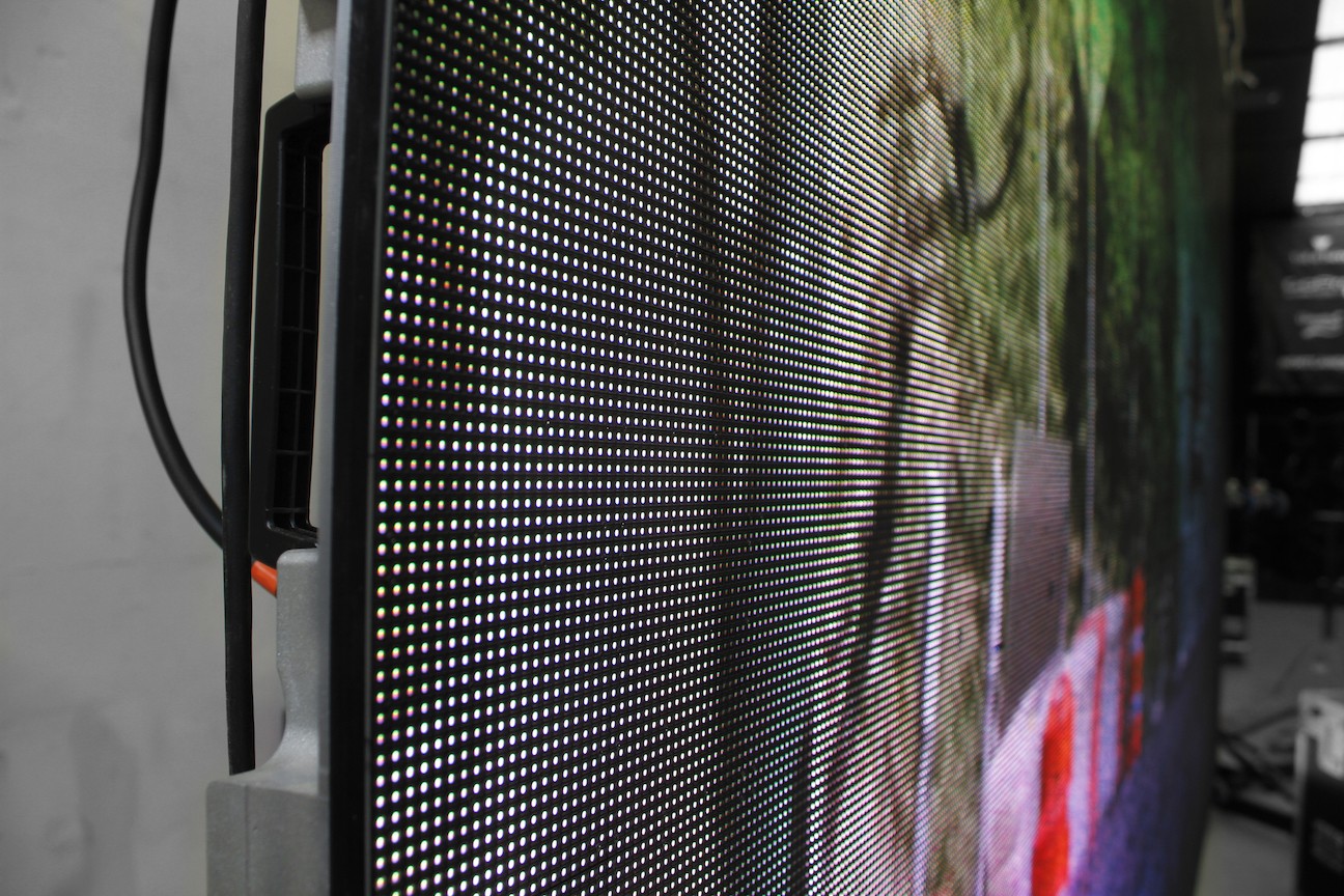 Location écran LED plein jour de 7m², 3.50x2.00m, P4.8.
